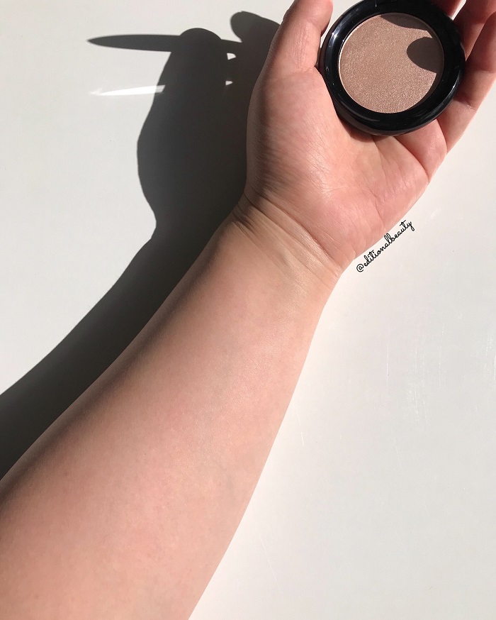 How To Photograph Makeup Swatches for Instagram & Blog - Editional Beauty